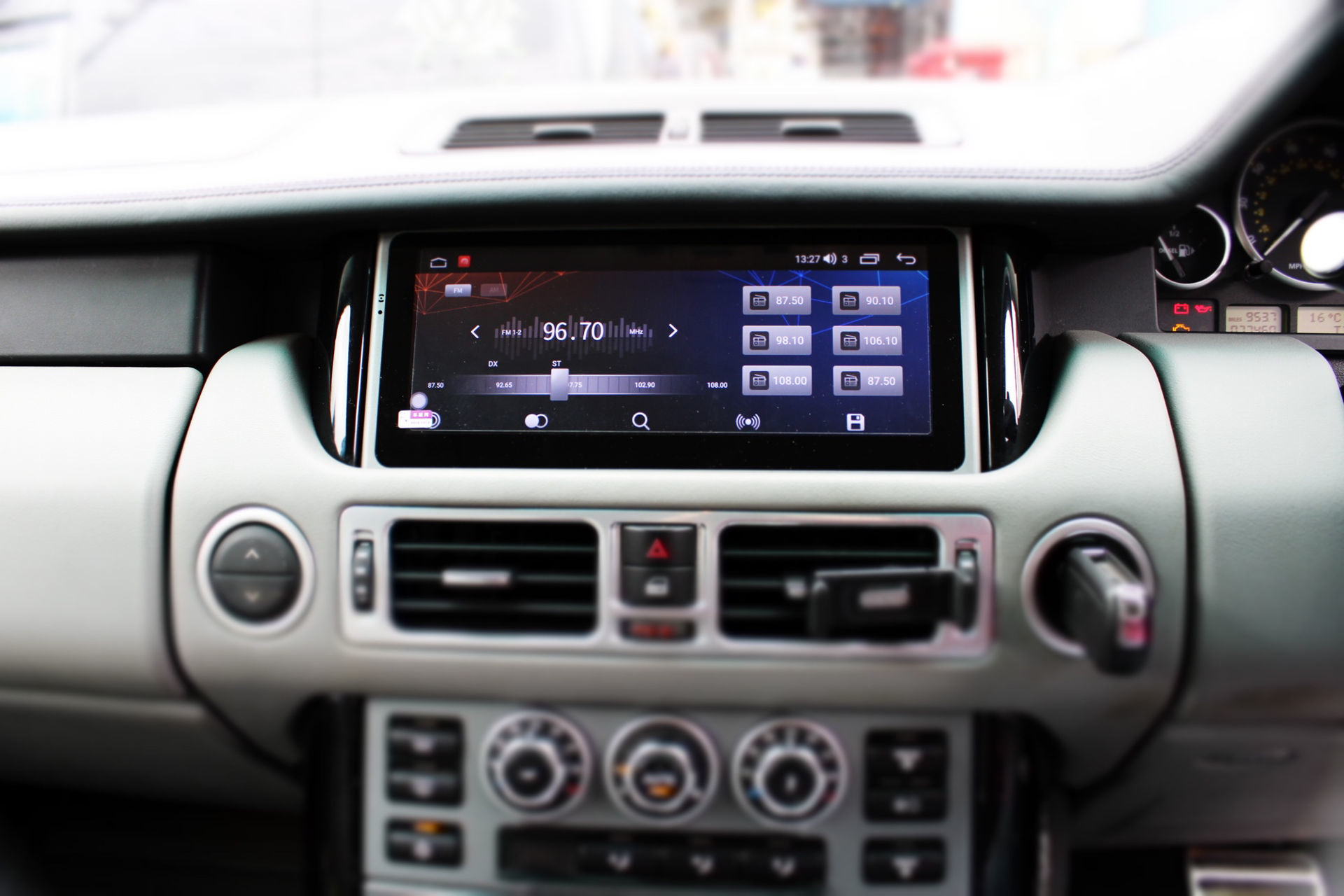 Iceboxauto, UK's Leading in-car entertainment system supplier.Range ...