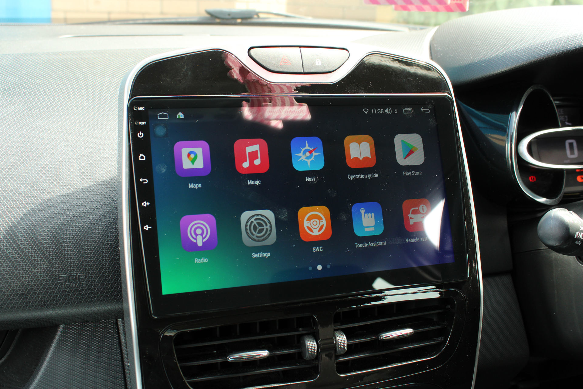 Iceboxauto, UK's Leading in-car entertainment system supplier.Renault ...